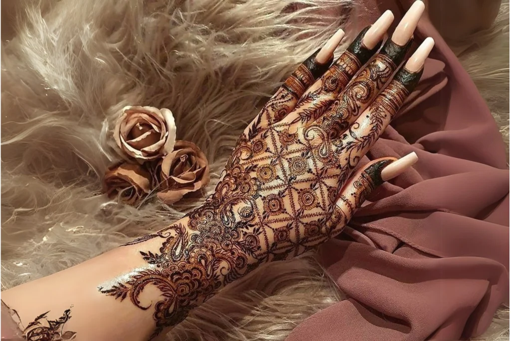 9+ Heavy Mehndi Design Inspiration For Your Next Event