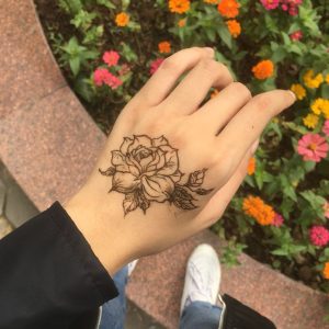 Explore 15 Beautiful Left Hand Mehndi Designs Today