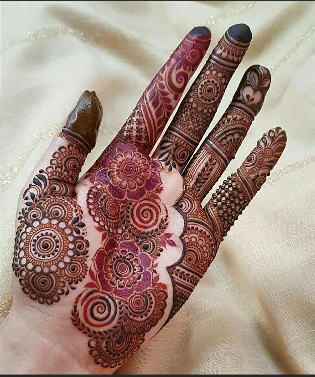 25+ Stunning Front Hand Mehndi Designs To Try This Year