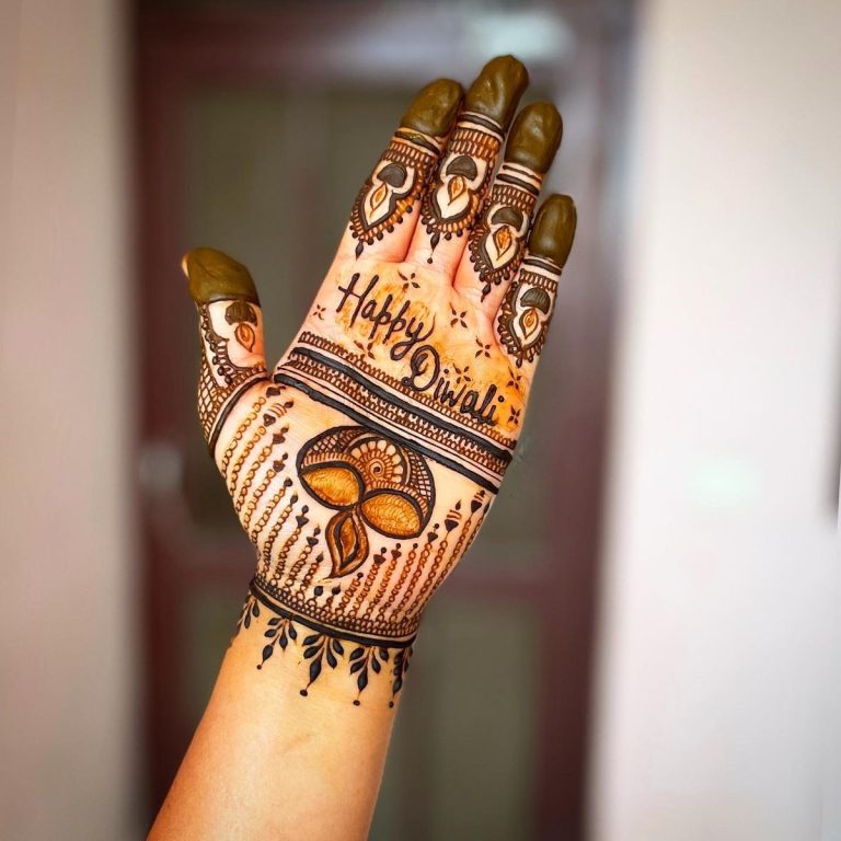 10 Amazing Diwali Mehndi Designs For Your Hands